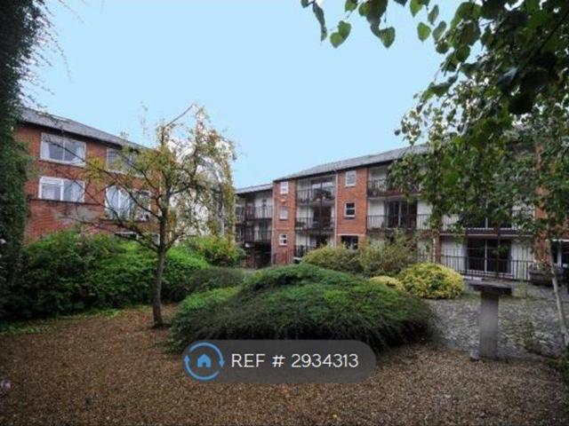High Street, Saffron Walden CB10, 2 bed flat to rent, £1,250 pcm | PrimeLocation