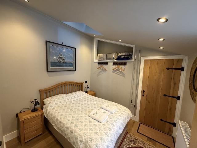 High Street, Sevenoaks TN13, 1 bed flat to rent, £1,375 pcm | PrimeLocation