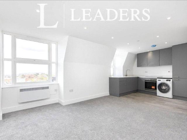 High Street, Sevenoaks, TN13 2 bed flat to rent £1,650 pcm £381 pw