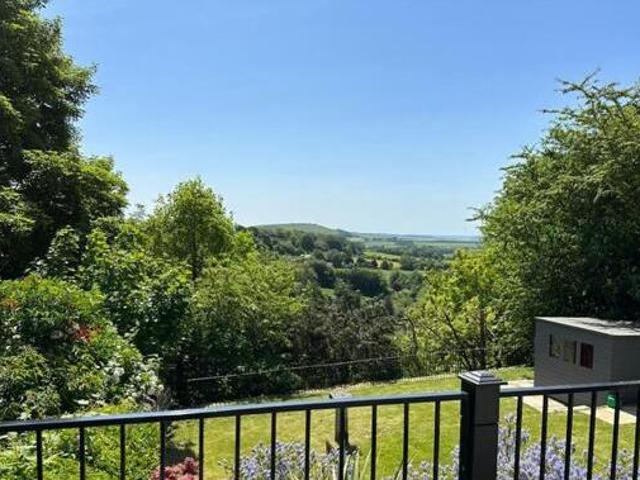 High Street, Shaftesbury, 2 Bedroom Semi detached