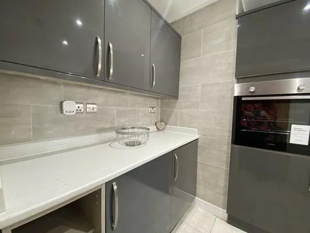 High Street, Sittingbourne, Property for rent
