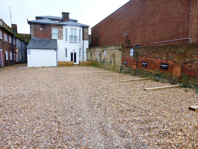 High Street South, Dunstable LU6, 1 bed flat to rent, £1,200 pcm | PrimeLocation