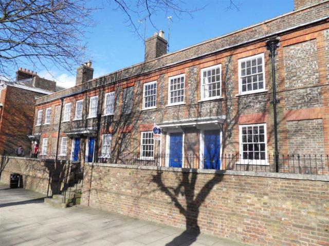 High Street South, Dunstable LU6, 2 bed terraced house to rent, £1,150 pcm | PrimeLocation