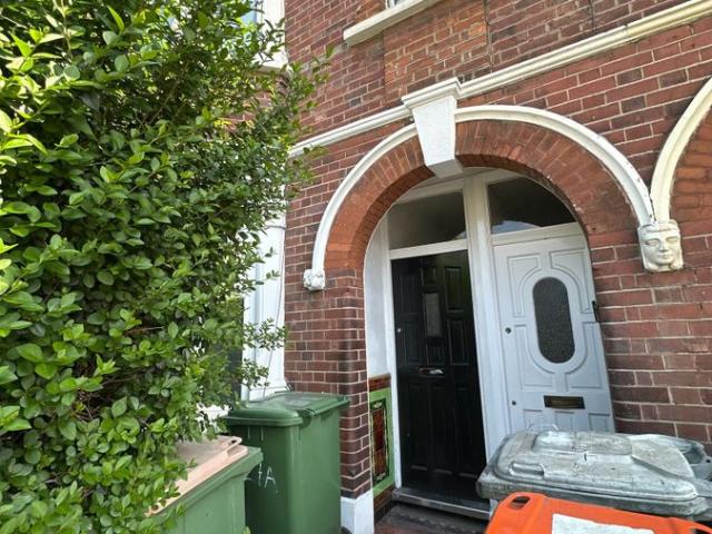 High Street South, London, London E6, 2 bed flat to rent, £2,100 pcm | PrimeLocation