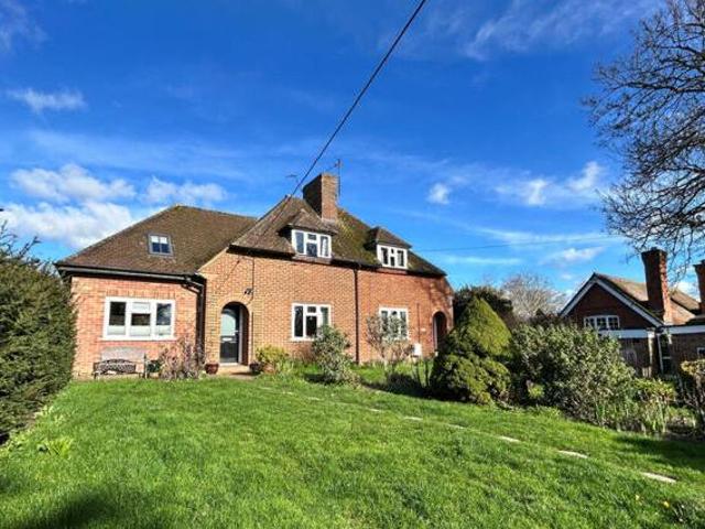 High Street, South Moreton, 4 Bedroom Semi detached