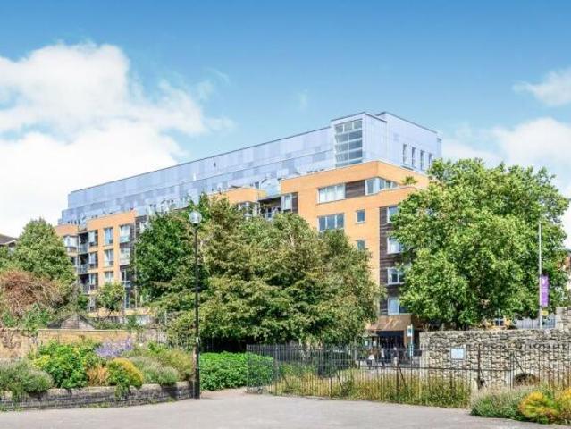 High Street, SOUTHAMPTON 2 bed flat to rent £1,450 pcm £335 pw