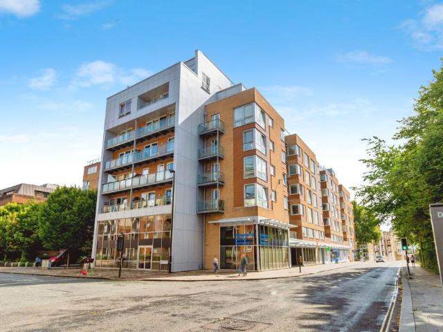 High Street, SOUTHAMPTON 2 bed flat to rent £1,450 pcm £335 pw