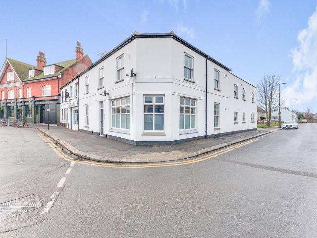 High Street, Southend On Sea SS3, 2 bed flat to rent, £1,350 pcm | PrimeLocation