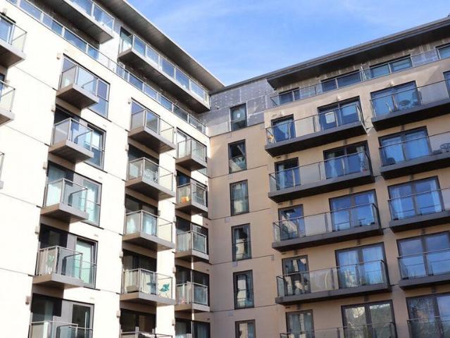 High Street, Slough 2 bed apartment to rent £1,550 pcm £358 pw