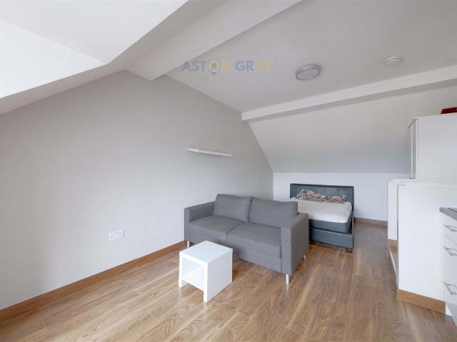 High Street, Slough SL1, Studio to rent, £1,200 pcm | PrimeLocation
