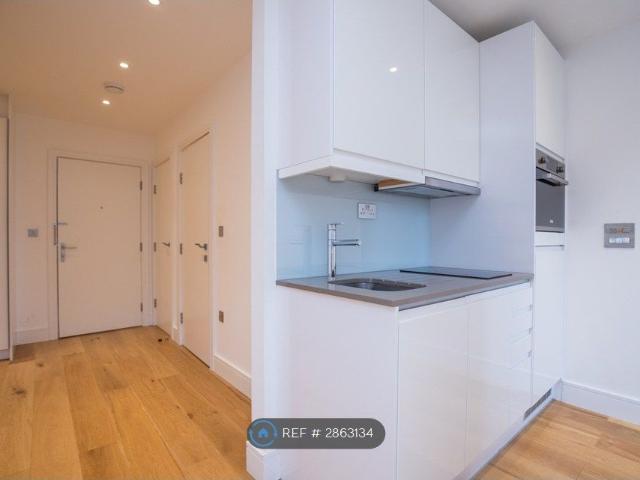 High Street, Slough SL1, 1 bed flat to rent, £1,097 pcm | PrimeLocation
