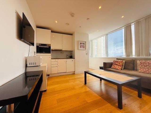 High Street, Slough SL1, 1 bed flat to rent, £1,150 pcm | PrimeLocation