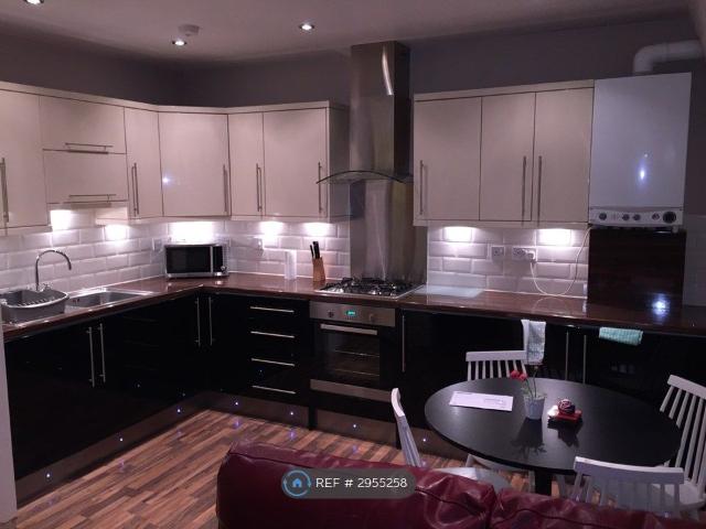High Street, Slough SL1, 1 bed flat to rent, £1,300 pcm | PrimeLocation