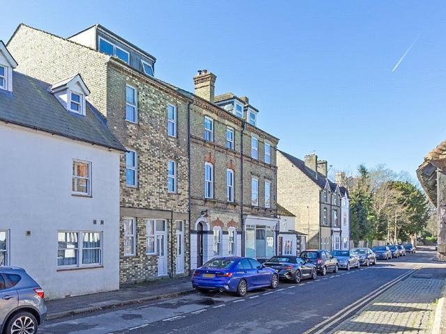 High Street, Snodland ME6, Studio to rent, £750 pcm | PrimeLocation