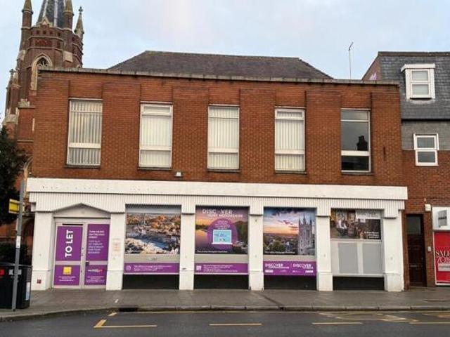 High Street, St. Neots, High Street Retail