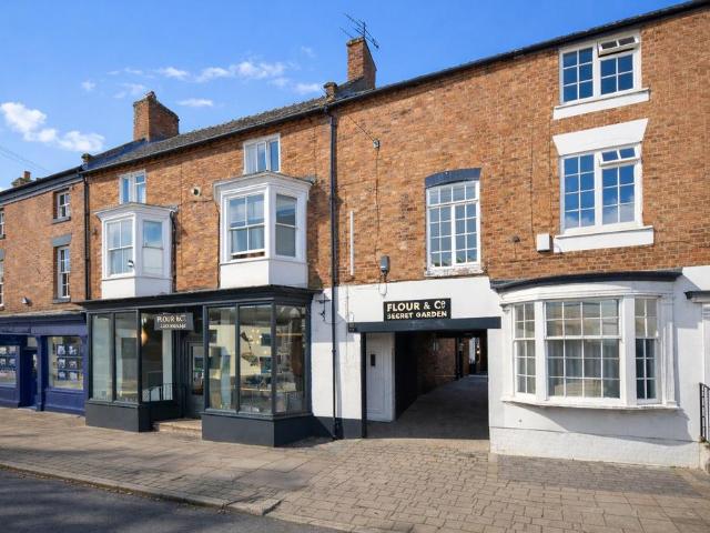 High Street, Stafford ST21 2 bed apartment to rent £1,000 pcm £231 pw