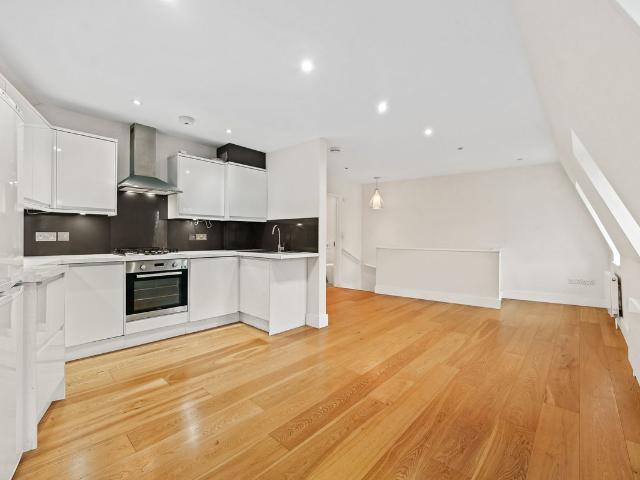 High Street, Staines Upon Thames TW18, 1 bed flat to rent, £1,300 pcm | PrimeLocation