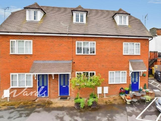 High Street, Staplehurst, Tonbridge TN12, 2 bed town house to rent, £1,200 pcm | PrimeLocation