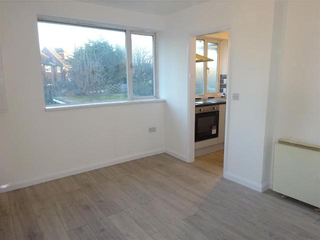 High Street, Strood ME2, Studio to rent, £650 pcm | PrimeLocation