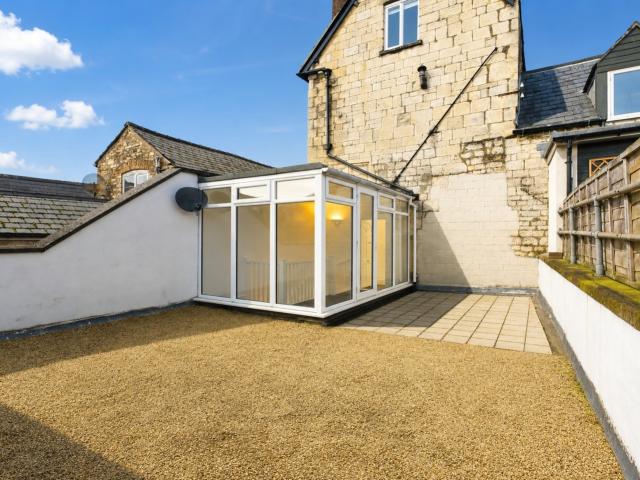 High Street, Stroud, Gloucestershire, GL5, 3 bedroom, Flat