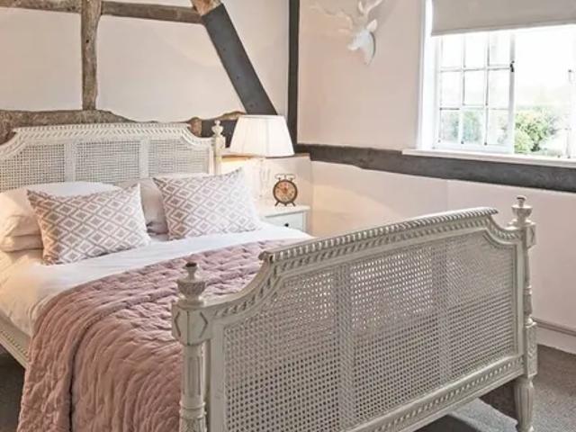 High Street | Studio house for rent #95728929 | Rentberry