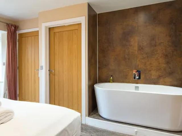 High Street | Studio house for rent #98078957 | Rentberry