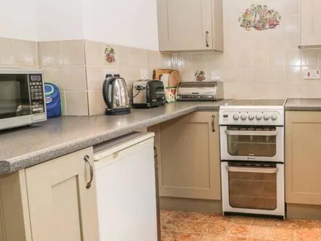 High Street | Studio townhouse for rent #154138937 | Rentberry