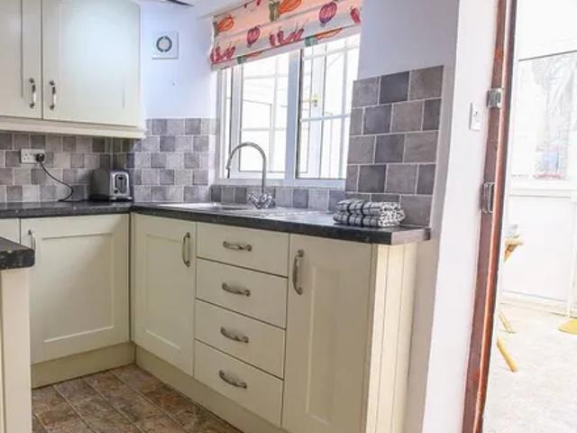 High Street | Studio townhouse for rent #154139027 | Rentberry