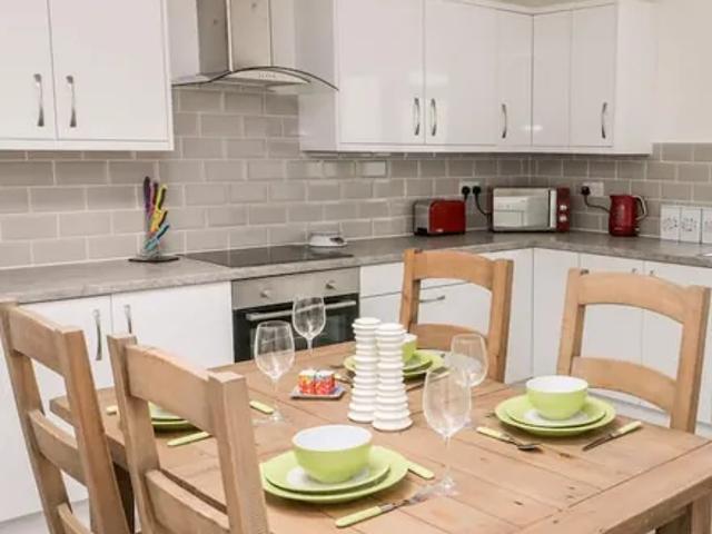 High Street | Studio townhouse for rent #154139129 | Rentberry
