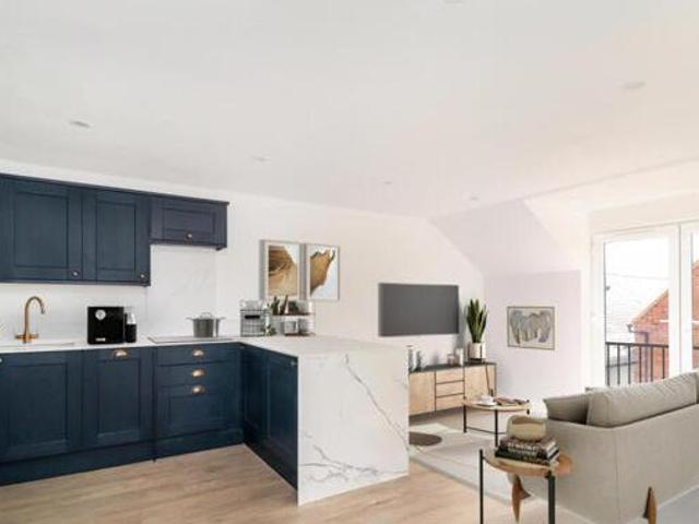 High Street, Sunset Court, Princesd Risborough, 3 Bedroom Apartment