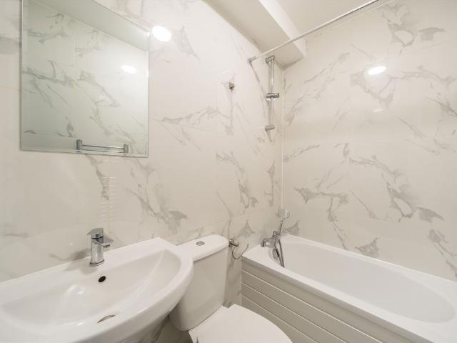 High Street, Sutton SM1, 1 bed flat to rent, £1,000 pcm | PrimeLocation