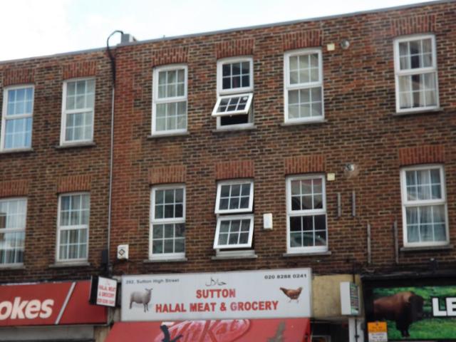 High Street, Sutton, SM1 1 bed flat to rent £1,450 pcm £335 pw