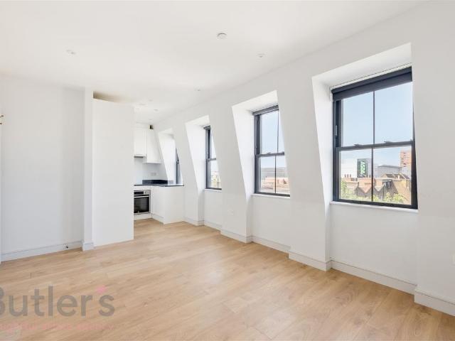 High Street, Sutton SM1, 1 bed flat to rent, £1,425 pcm | PrimeLocation