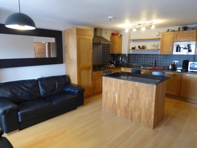 High spec 2 double bed apartment inclusive bills