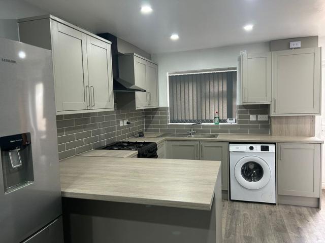 High Spec HMO Northfield UC/DSS Only