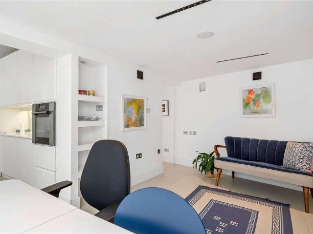 High specification studio suite in an excellent location