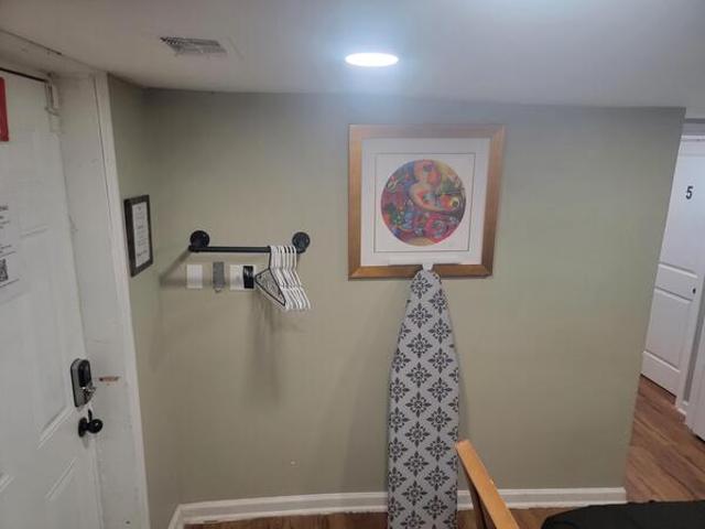 High speed Wi Fi Fresh air with back patio, plush mattresses to sleep better. a place to call home