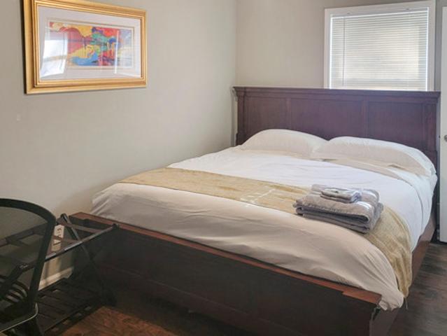 High speed Wi Fi Fresh air with back patio, plush mattresses to sleep better. a place to call home