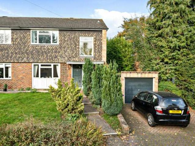 High Tree Close, Addlestone, 3 Bedroom Semi detached