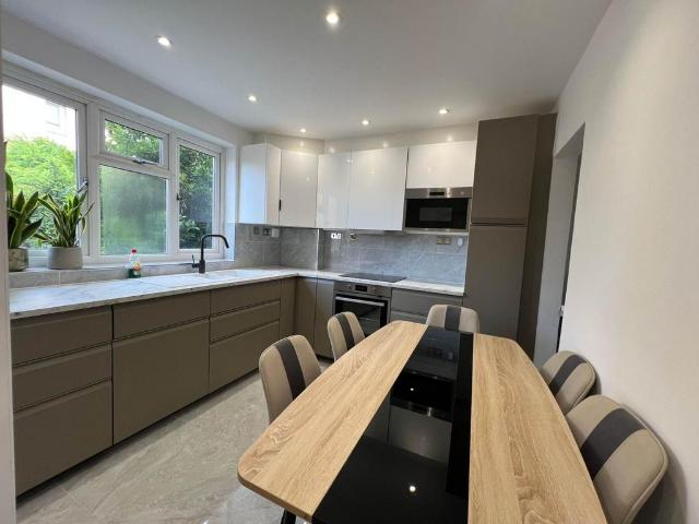 High Trees, Brixton, SW2 5 bed terraced house to rent £4,500 pcm £1,038 pw
