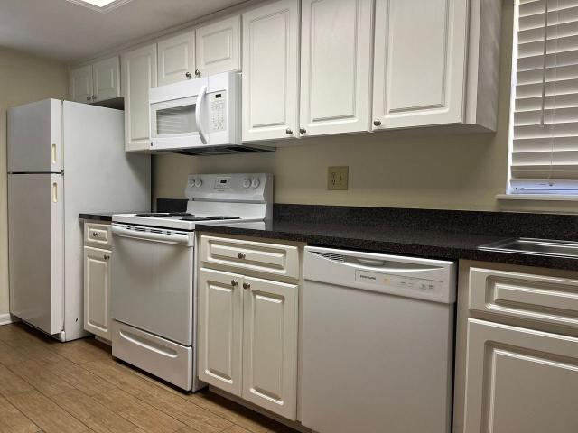 High View Apartments 1 Bedroom Apartment for Rent at 215 Orangeview Ln, Lakeland, FL 33803 Cleveland Heights