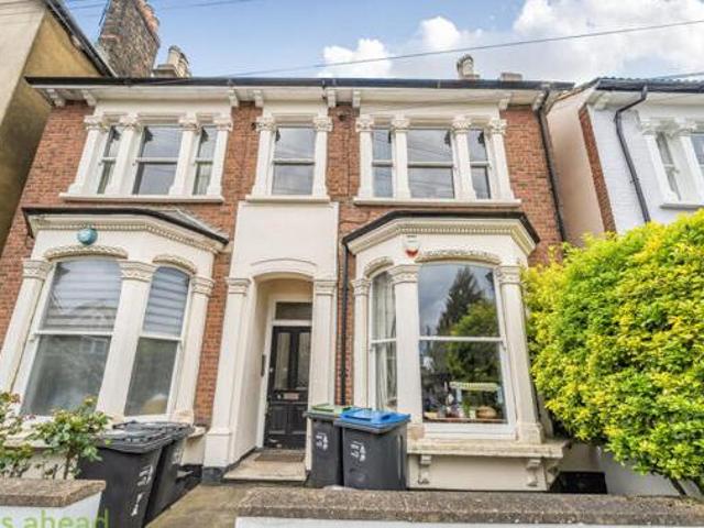 High View Road, London, Studio Apartment For