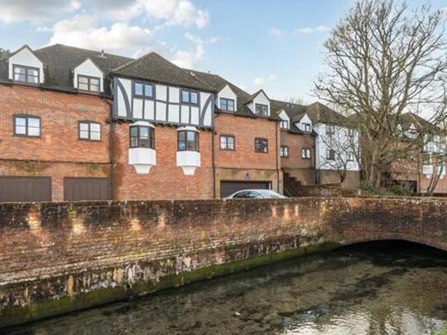 High Wycombe, Buckinghamshire, 2 Bedroom Flat