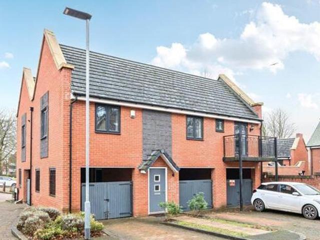 High Wycombe, Pine Trees, 2 Bedroom Town