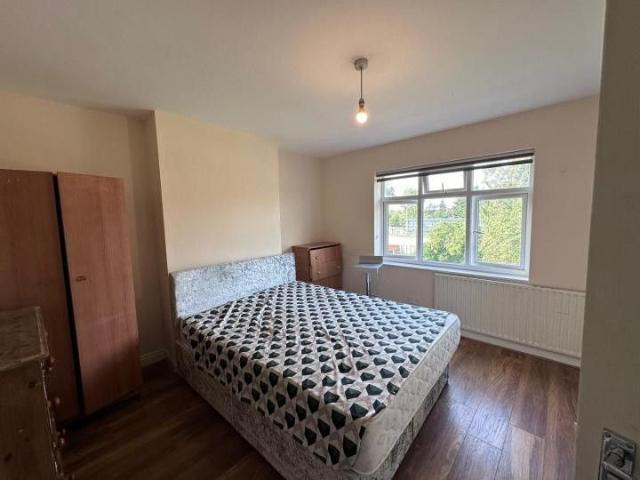 High Worple, Harrow, Middlesex HA2, Studio to rent, £650 pcm | PrimeLocation