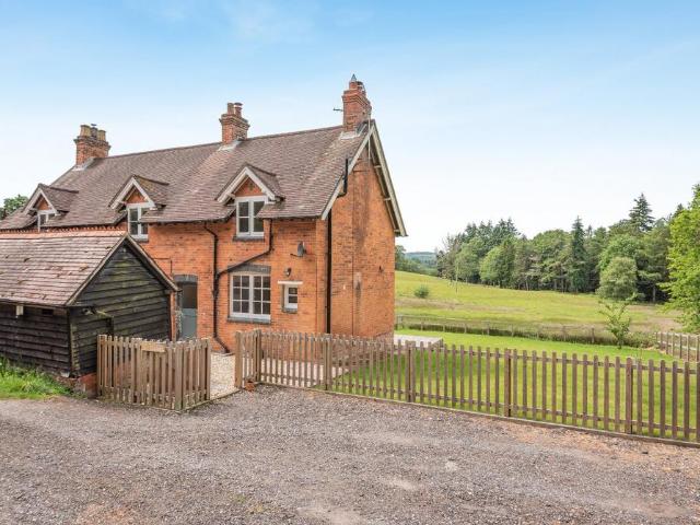 Highclere Park, Highclere, Newbury. 3 bed semi detached house to rent £1,900 pcm £438 pw