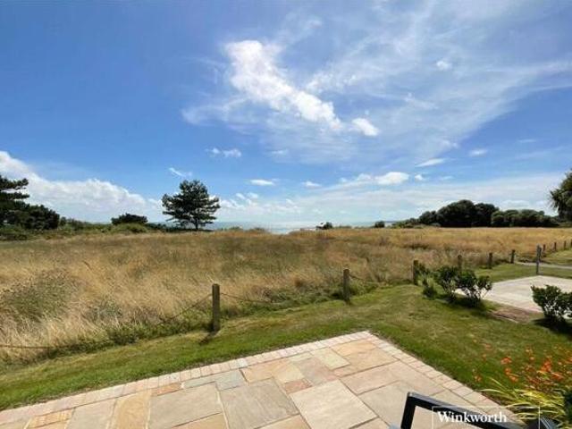 Highcliffe, Beacon Drive, Christchurch, 2 Bedroom Apartment