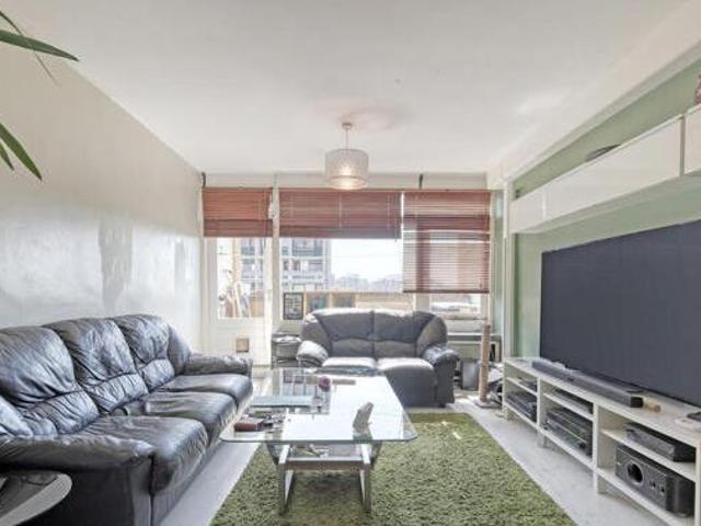 Highcliffe Drive, London, 2 Bedroom Flat