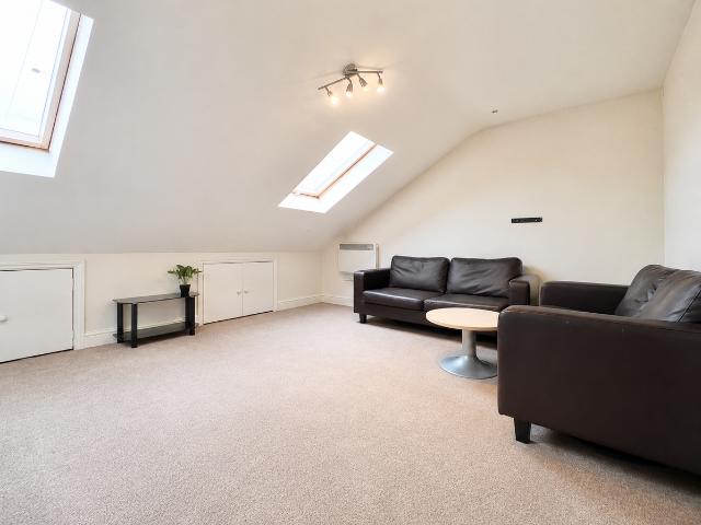 Highcliffe Gardens, Ilford IG4, 1 bed flat to rent, £1,500 pcm | PrimeLocation