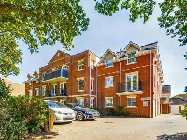 Highcliffe, Lymington Road, Christchurch, 2 Bedroom Apartment